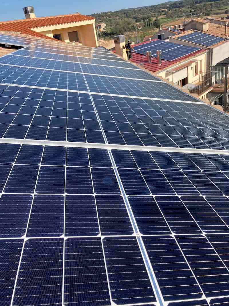 Las Sombras en una Instalación Fotovoltaica: Impacto y Soluciones para ...