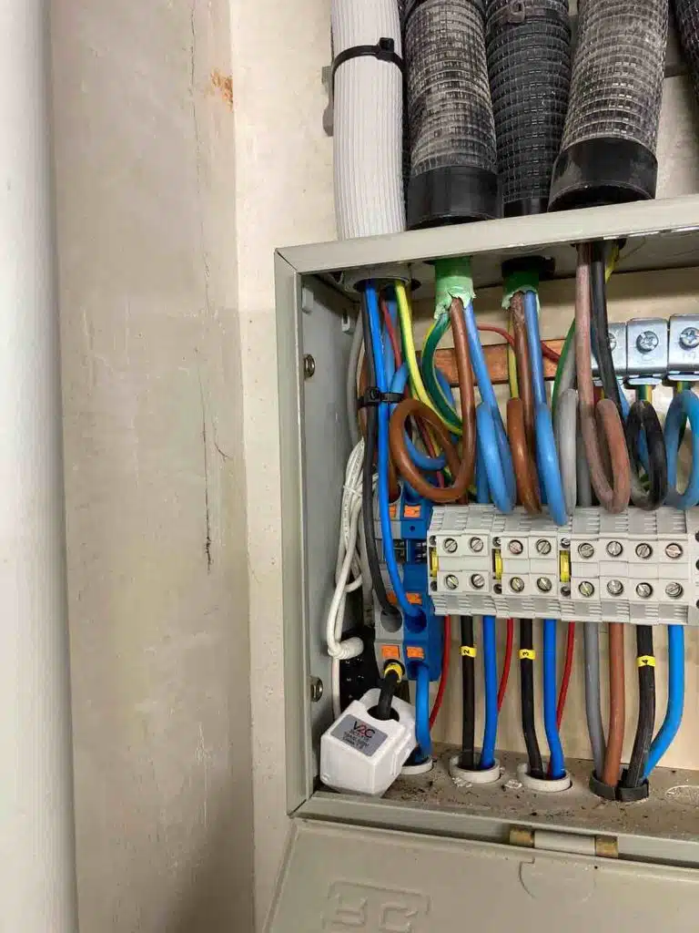 Montaje de un Cargador de Coche Eléctrico: Guía para una Instalación Segura y Eficiente - Smart ...